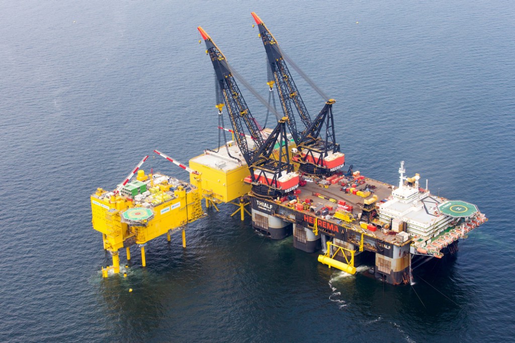 Siemens Installs Third HVDC Platform | Offshore Wind