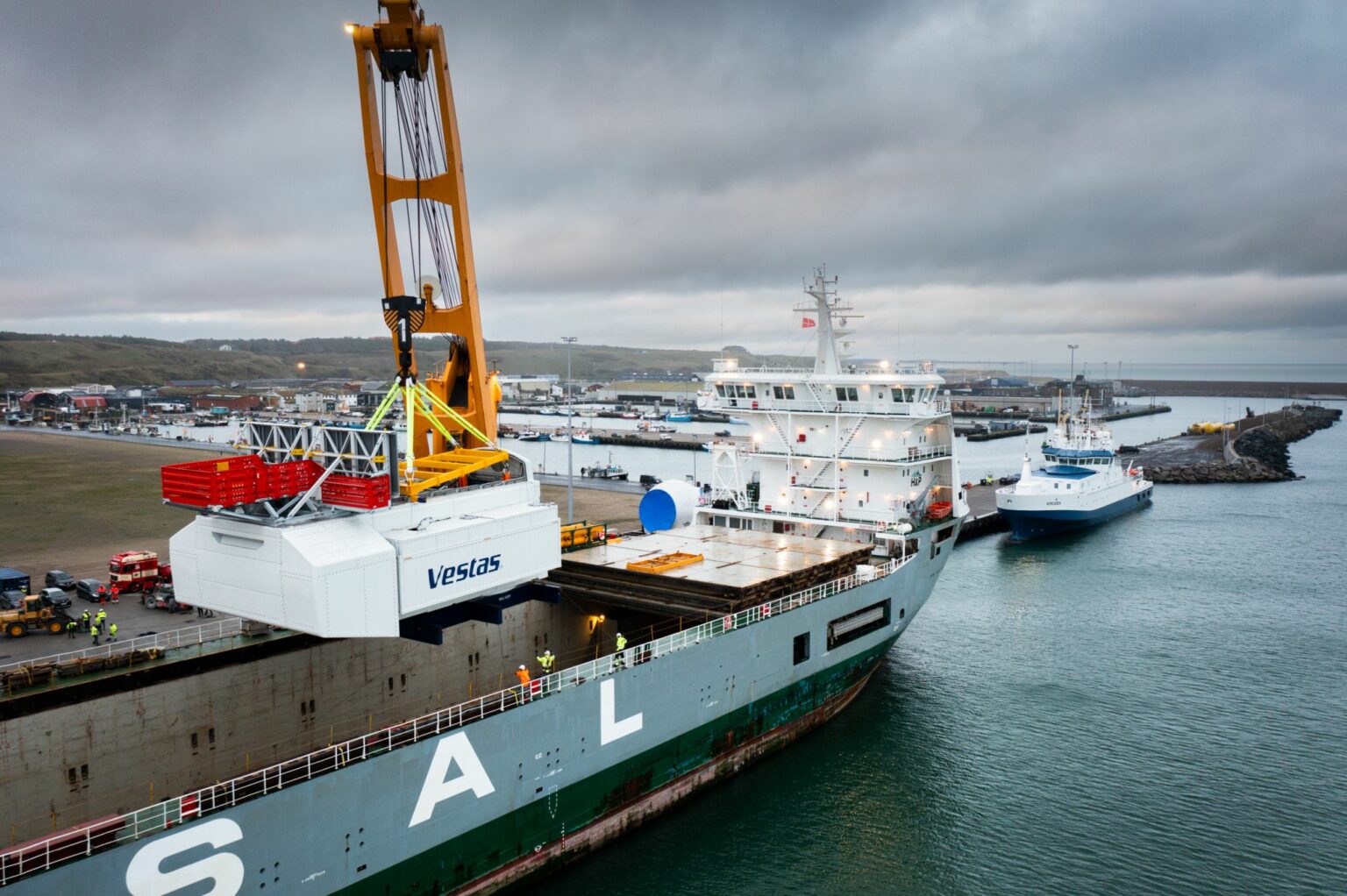 Vestas 15 MW Prototype Turbine Taking Shape, Nacelle Arrives at Test ...
