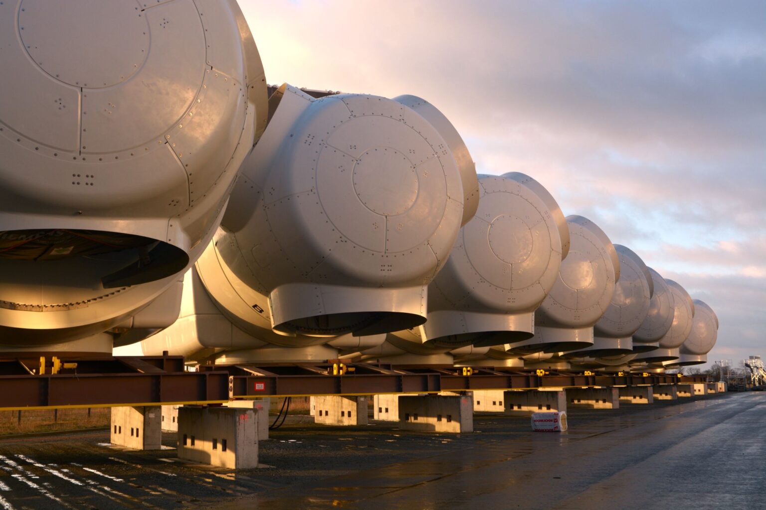 Siemens Gamesa's Cuxhaven Factory Produces First 14 MW Offshore Wind ...