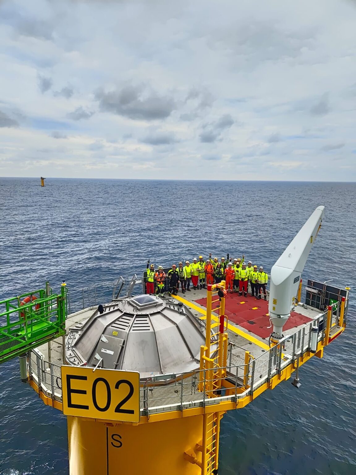 First 10 MW Turbine Assembled for New Floating Wind Farm in ...