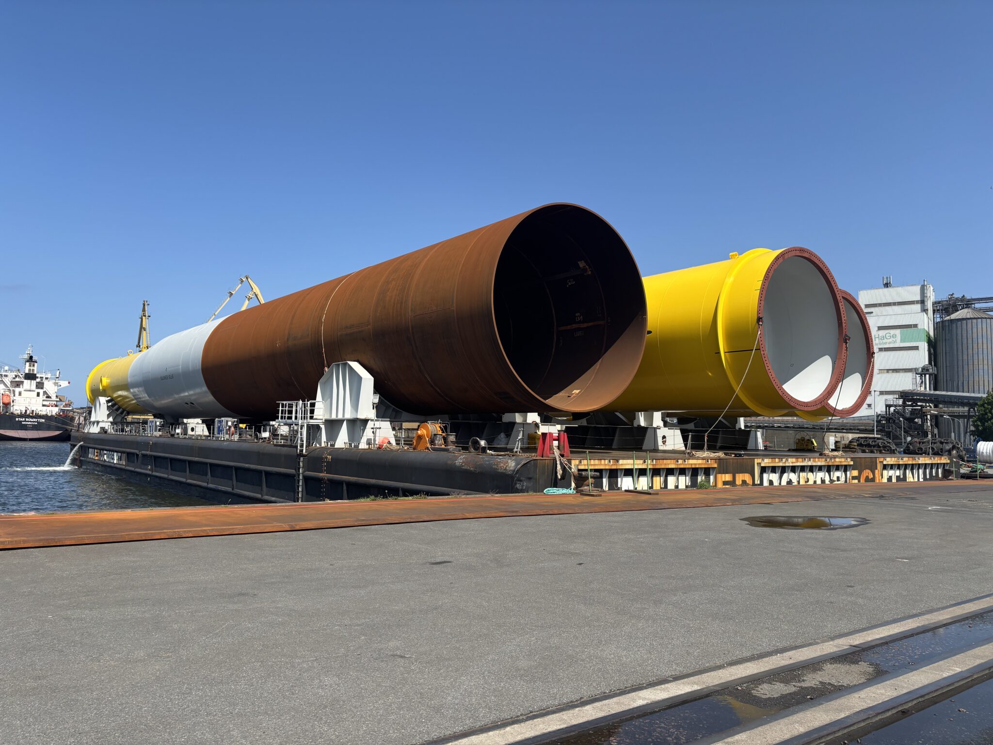 First Wind Turbine Up at Sofia Offshore Wind Farm Where Half of Blades ...