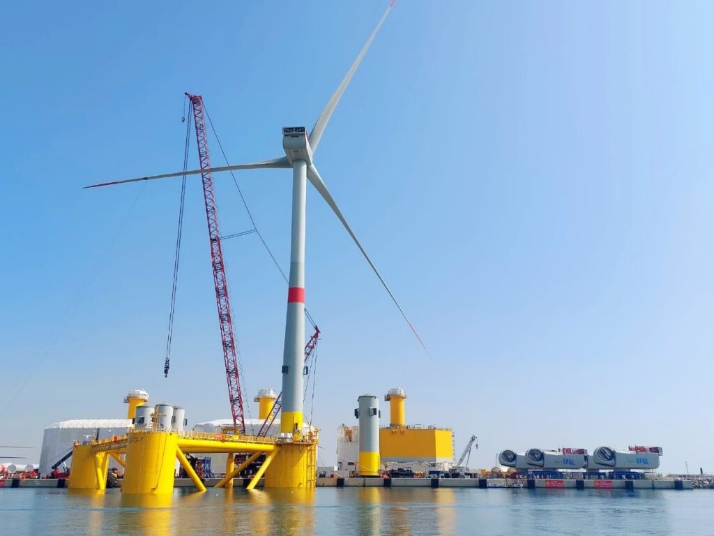 First 10 MW Turbine Assembled for New Floating Wind Farm in ...