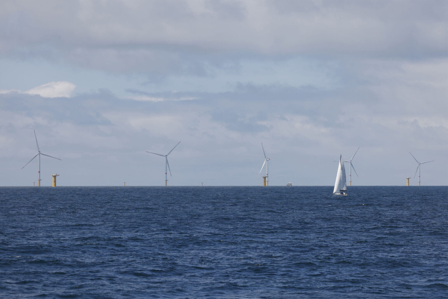First 10 MW Turbine Assembled for New Floating Wind Farm in ...