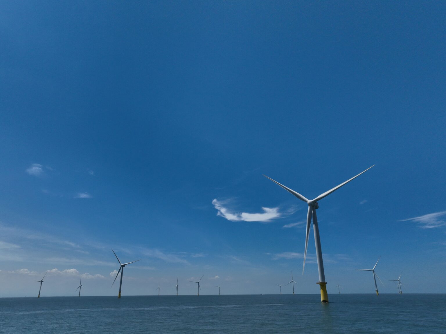Taiwan's 640 MW Yunlin Offshore Wind Farm Starts Commercial Operation ...